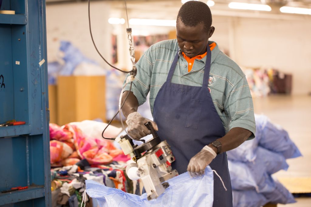 LDS Church humanitarian aid helps Utah refugees | News, Sports, Jobs ...